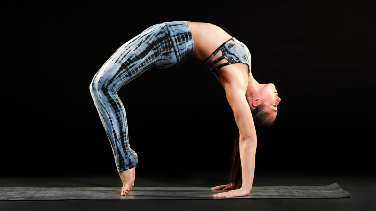 5 Steps to Safely Practice Wheel Pose for Beginners - Patanjalee ...